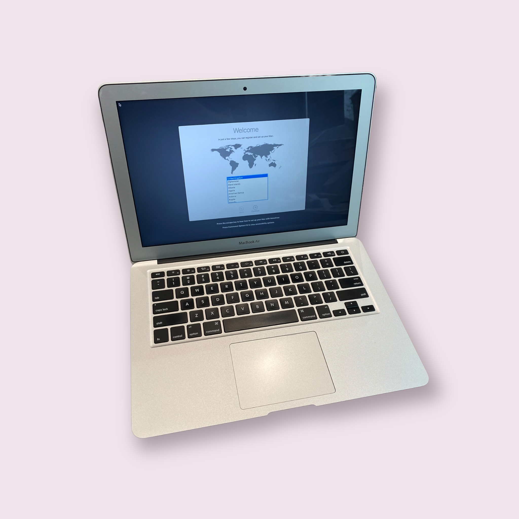 Apple Macbook air 13" A1466 2017 - 8gb RAM, i5, 128gb SSD, Mac OS Mont ...
